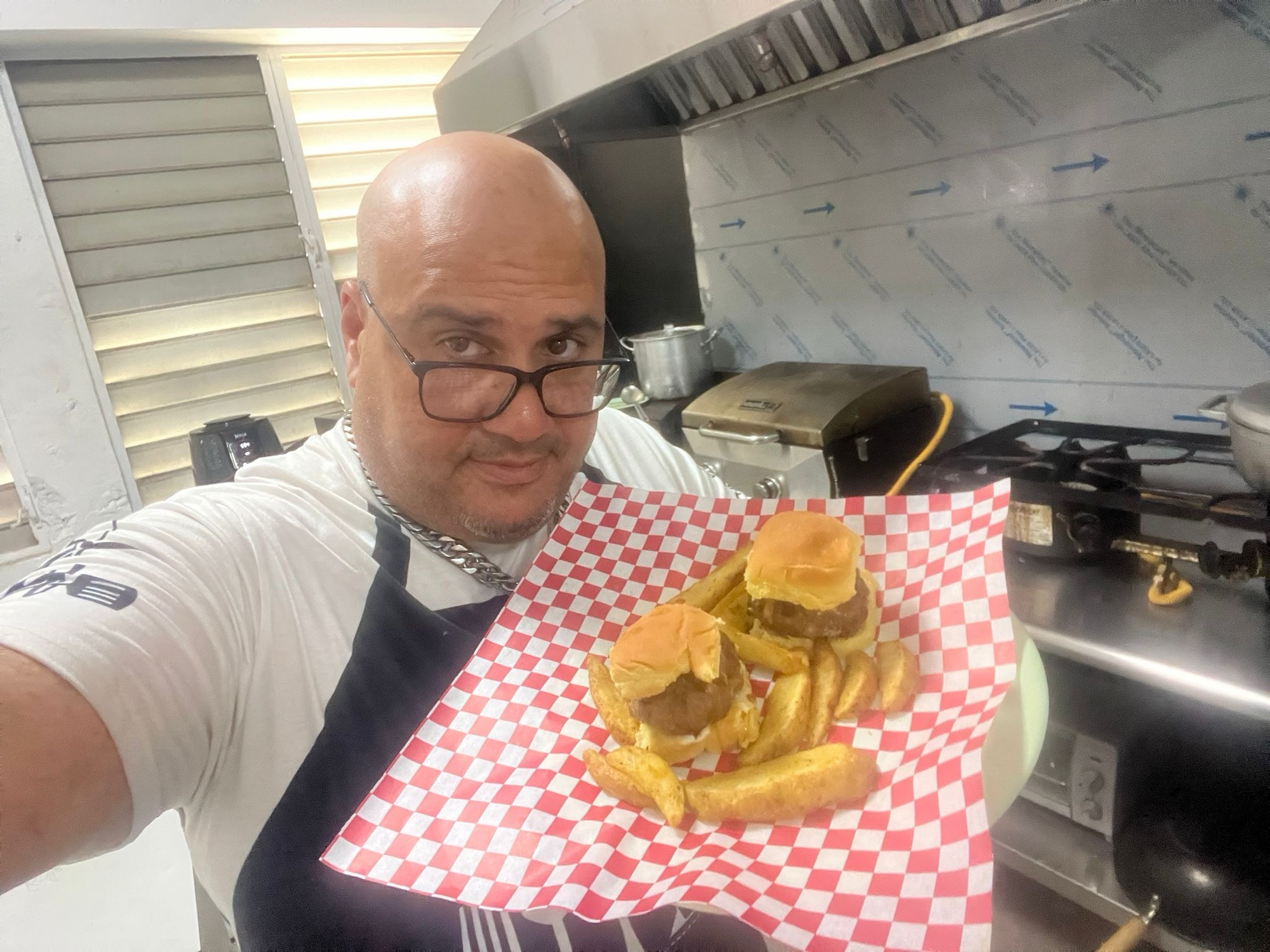 A Ponce Primera Convención de Leyendas de la Lucha Libre con El Invader ...