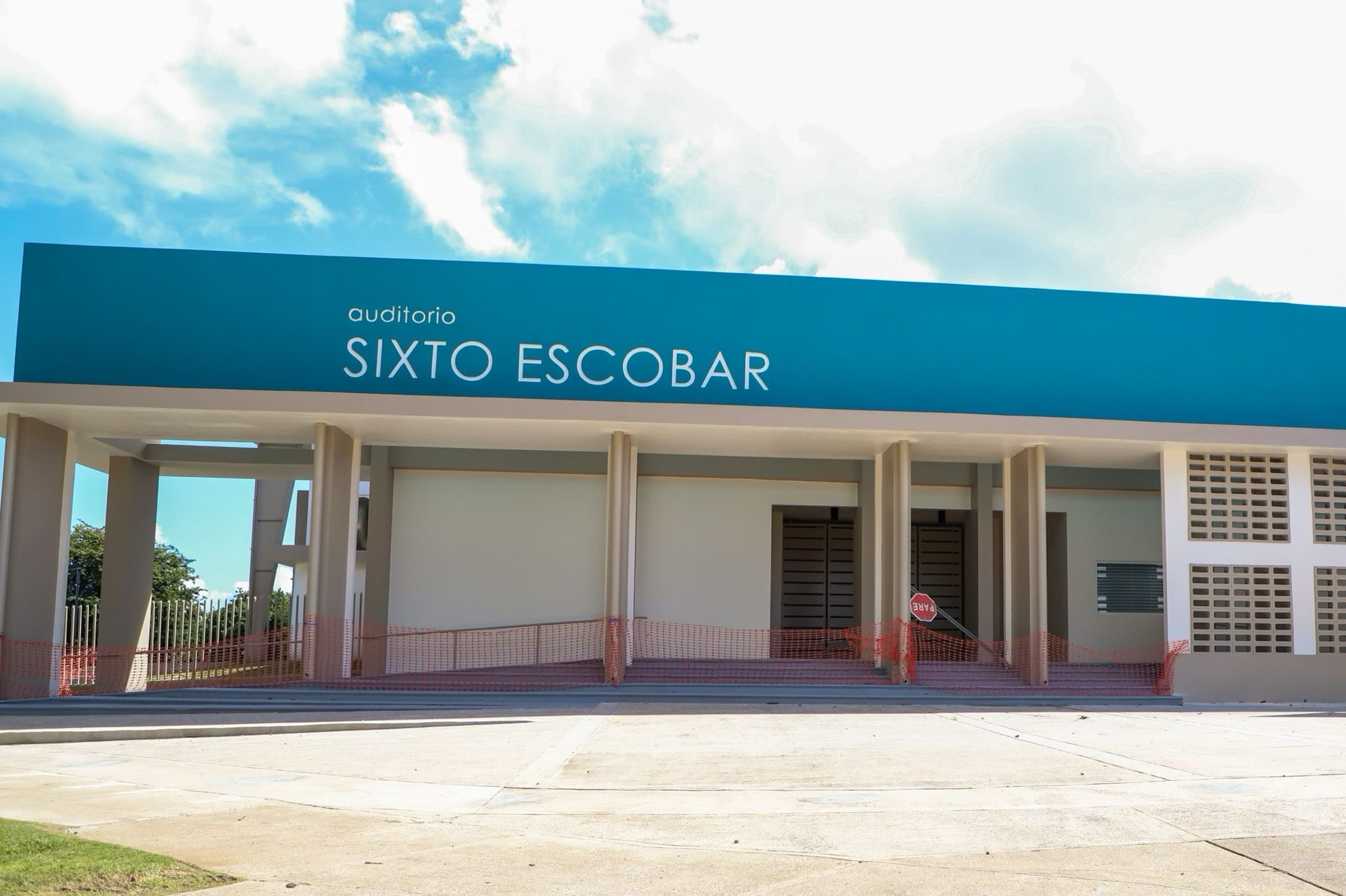 Completado en más de un 98% mejoras millonarias al Auditorio Sixto ...