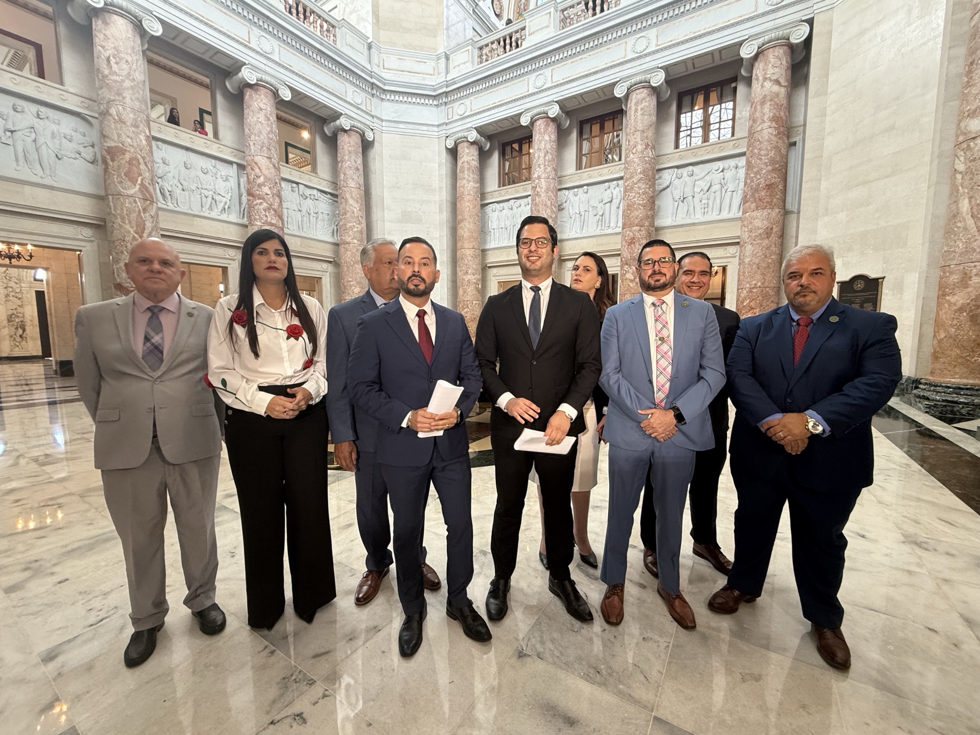 Solicitan retiro de Garffer: evidencia demuestra que no es residente de ...