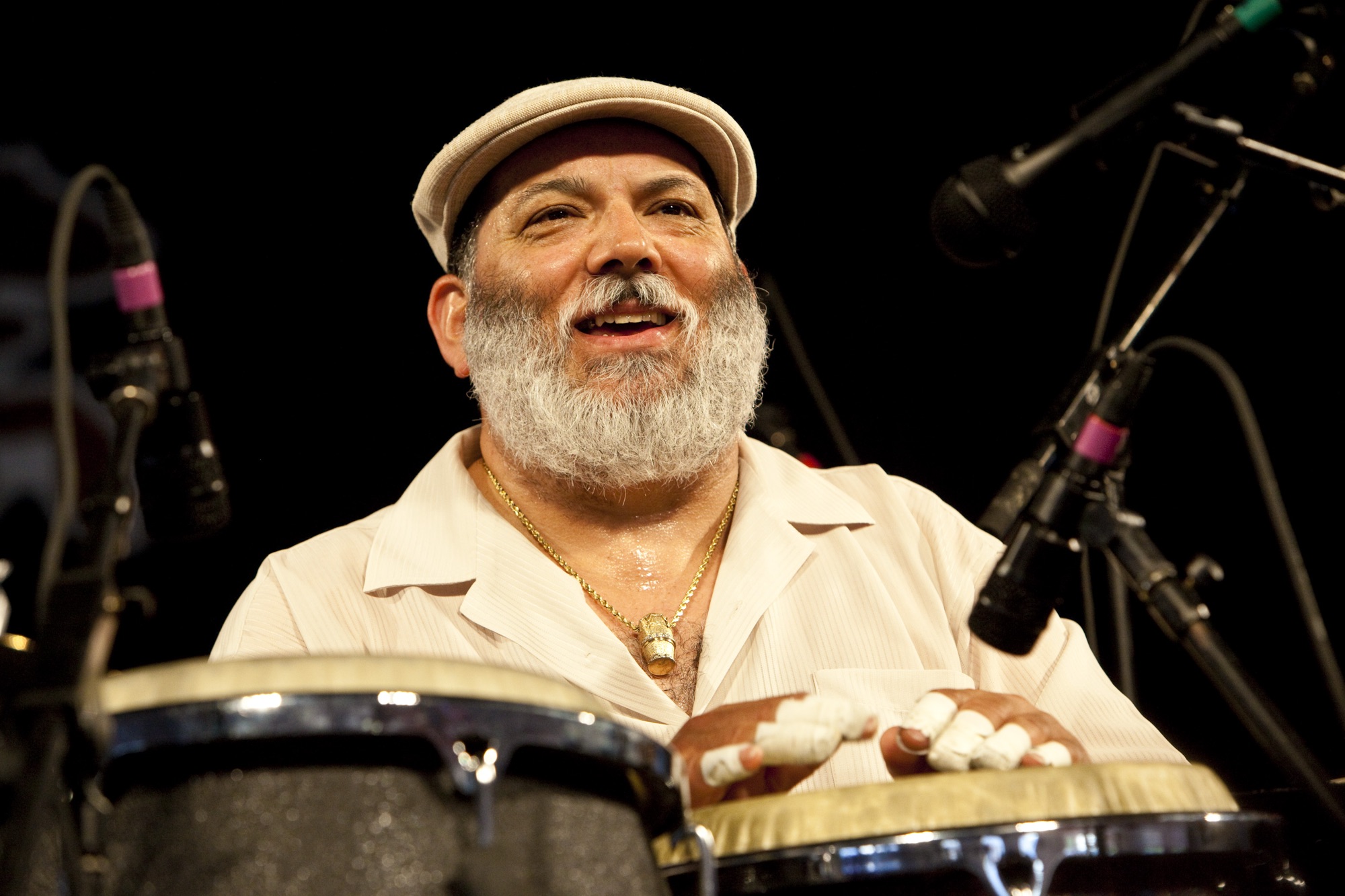 Entrevista exclusiva con el legendario ‘master’ conguero Poncho Sánchez ...