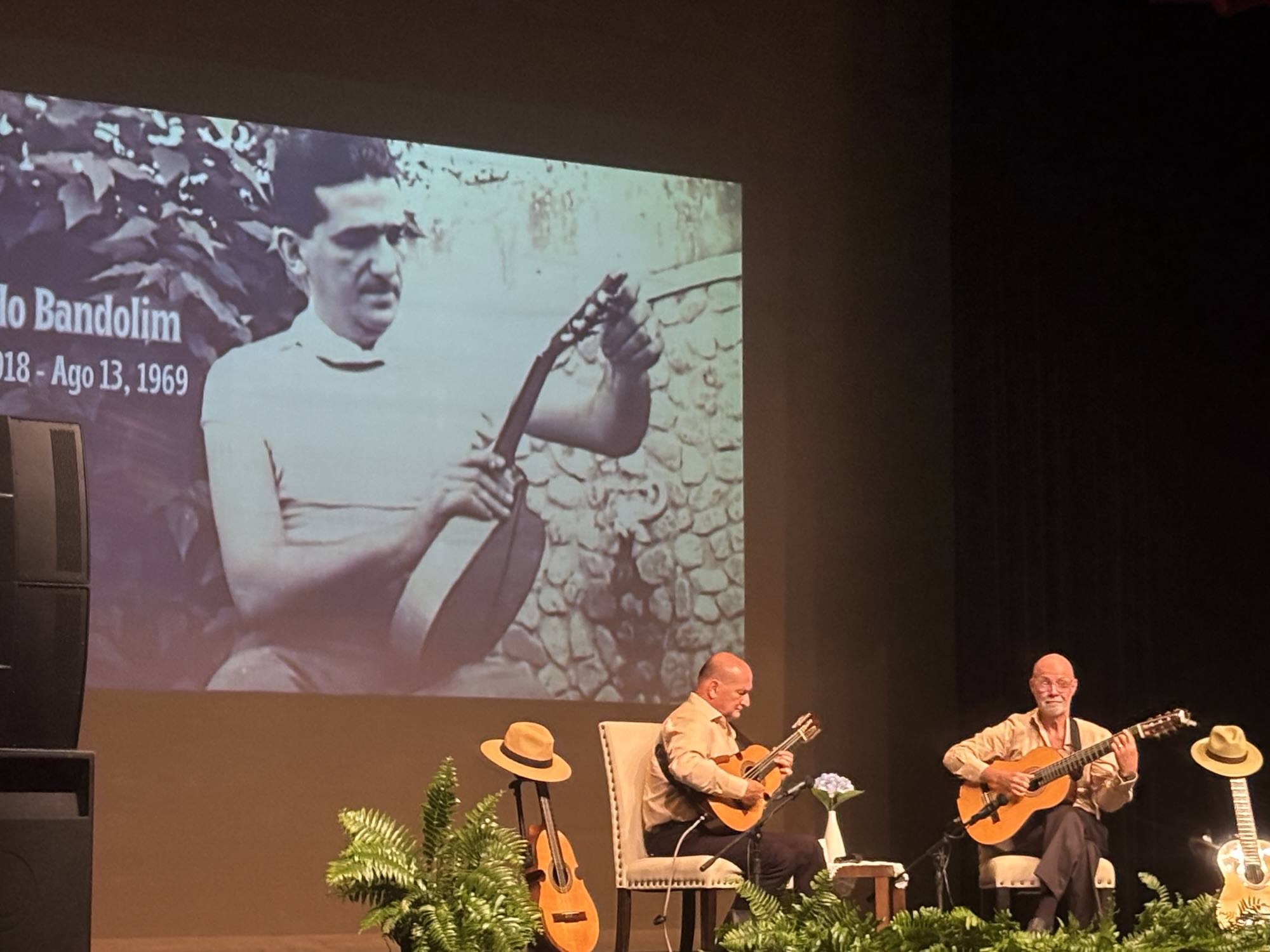 Con ‘Saudade’ Dúo Os Velhinhos honra la MÚSICA en toda la extensión de ...